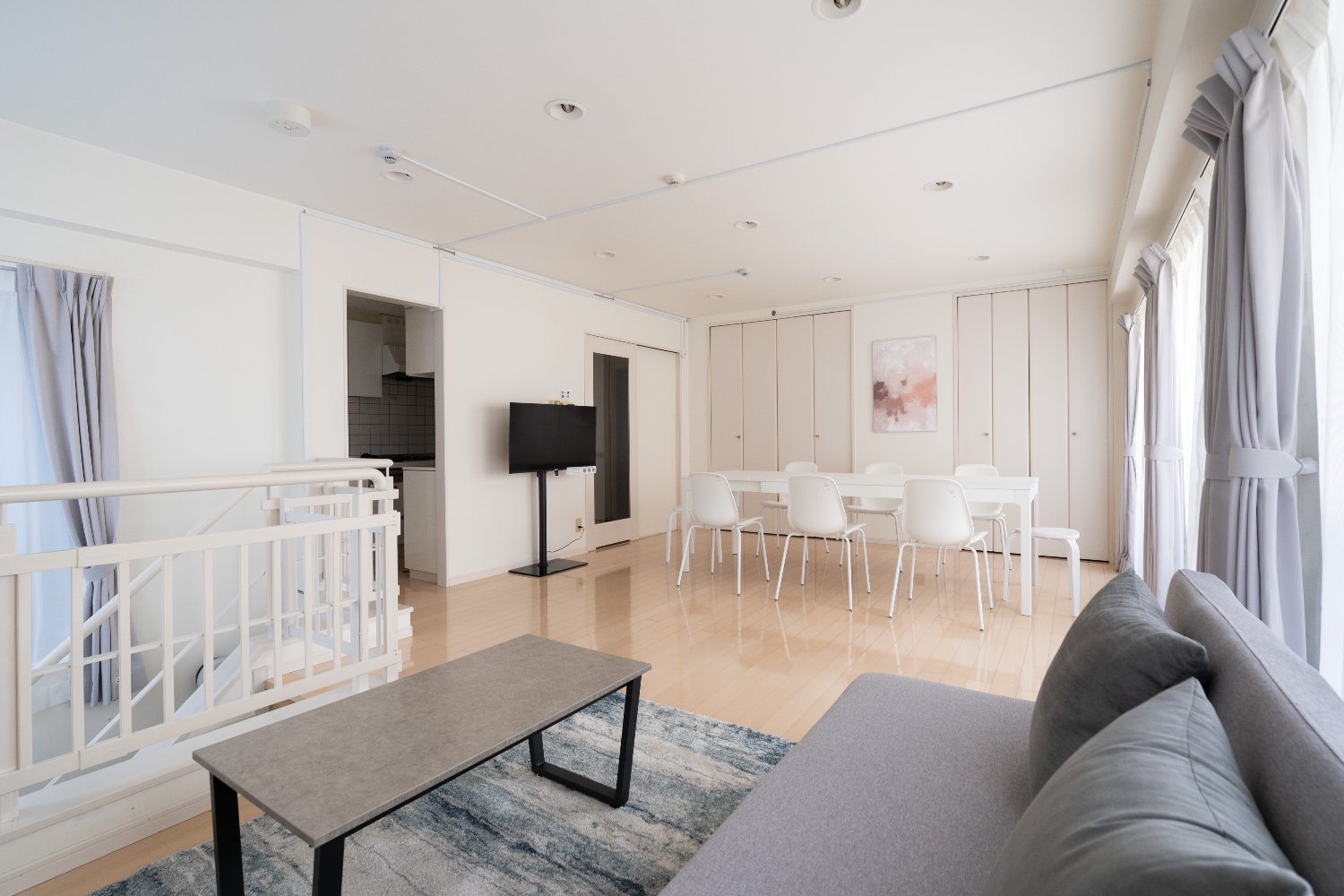 綺麗で広々としたお部屋/飯田橋から徒歩7分でビジネスにも旅行にもアクセス抜群！/MSビルII 301 | 新宿区の滞在・宿泊｜Sumyca