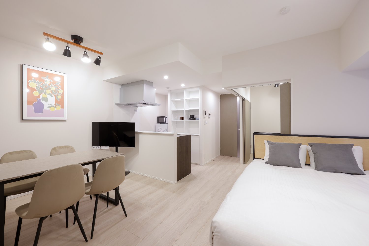 最寄駅から徒歩7分/スカイツリーも徒歩圏内！/家具・家電付き/レーヴ浅草 301 | 墨田区の滞在・宿泊｜Sumyca