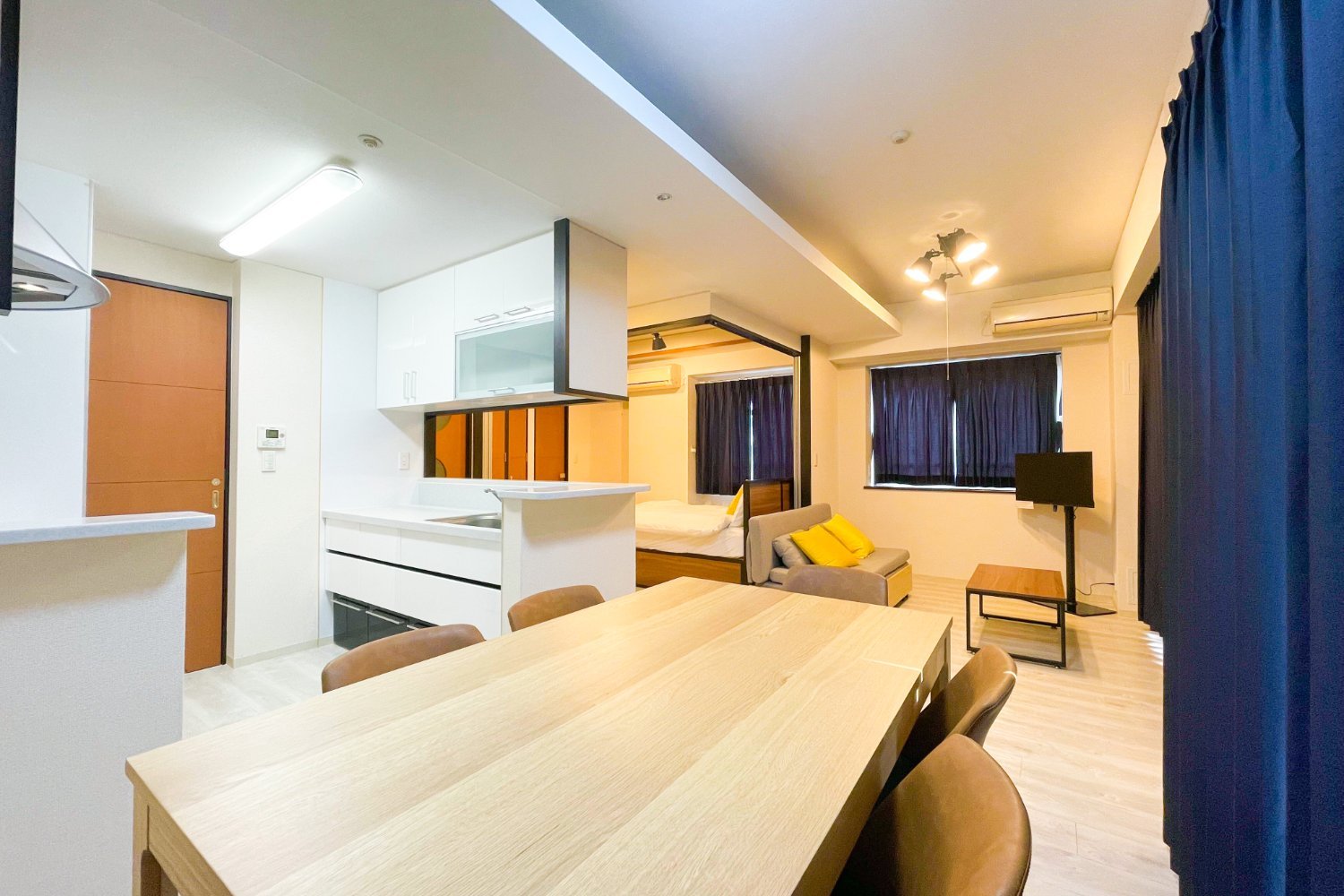 高層階見晴らし良好の広々3LDK！！最大9人収容！CITY SPIRE桜川II1004 | 大阪市浪速区の滞在・宿泊｜Sumyca