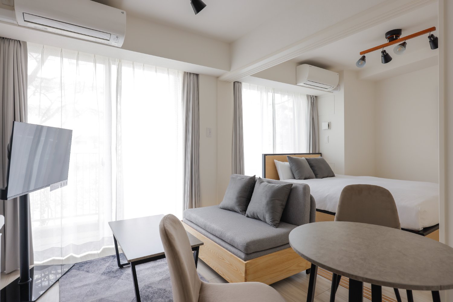 最寄り駅から徒歩4分/キュリティ抜群/バストイレ別/さくらみちテラス 201 | 新宿区の滞在・宿泊｜Sumyca