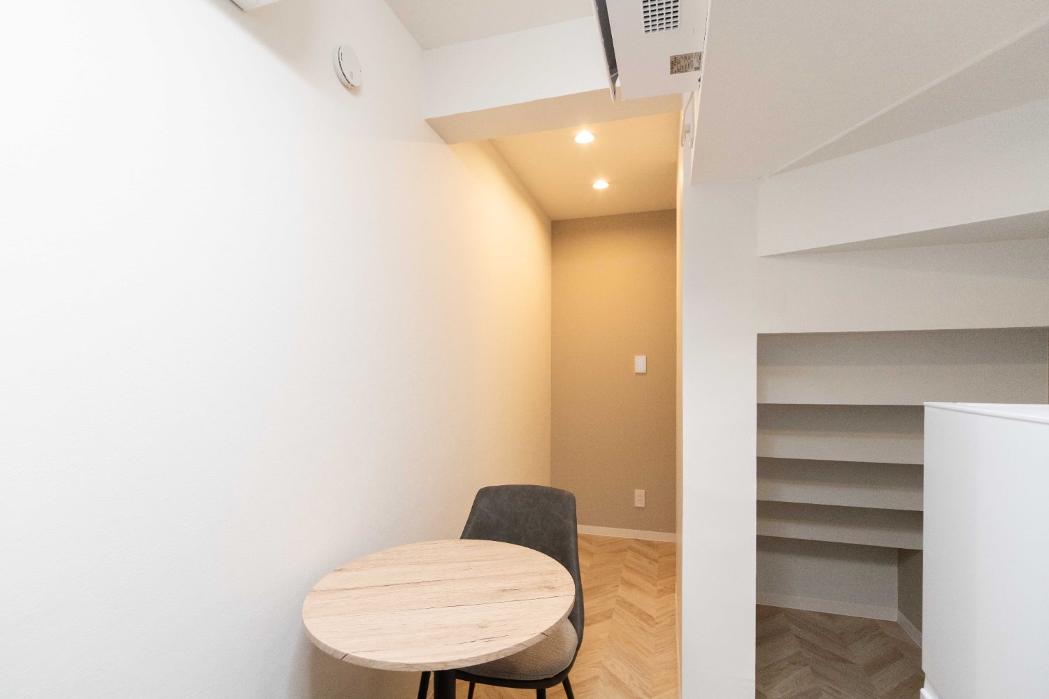 綺麗な築浅デザイナーズ♪／家具家電・備品完備／メゾネット／LaVie初台102 | 渋谷区の滞在・宿泊｜Sumyca