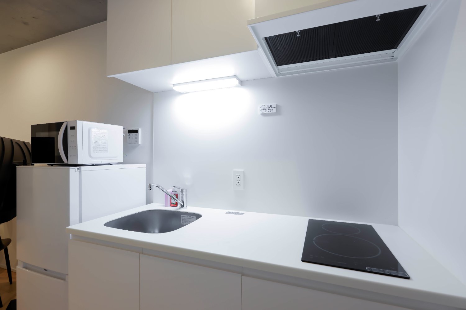 9月15日までの入居限定＞特価賃料でご入居いただけます☆綺麗なデザイナーズ物件/お洒落な外観＆内観で気分も上がる♪/家具・家電付き/短期～長期滞在まで /PASEO市谷台町I 104 | 新宿 ...