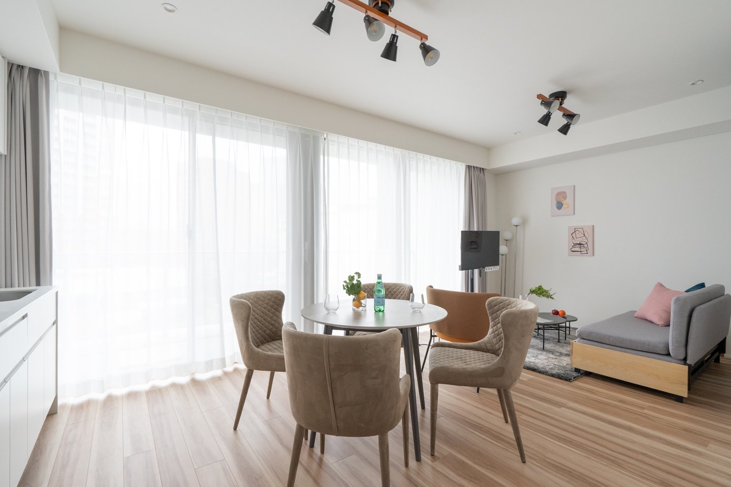 スーパーまで徒歩5分/人気の港区にあるデザイナーズ物件/家具・家電完備/ザ・ケンジントン・レジデンス芝浦 510 | 港区の滞在・宿泊｜Sumyca