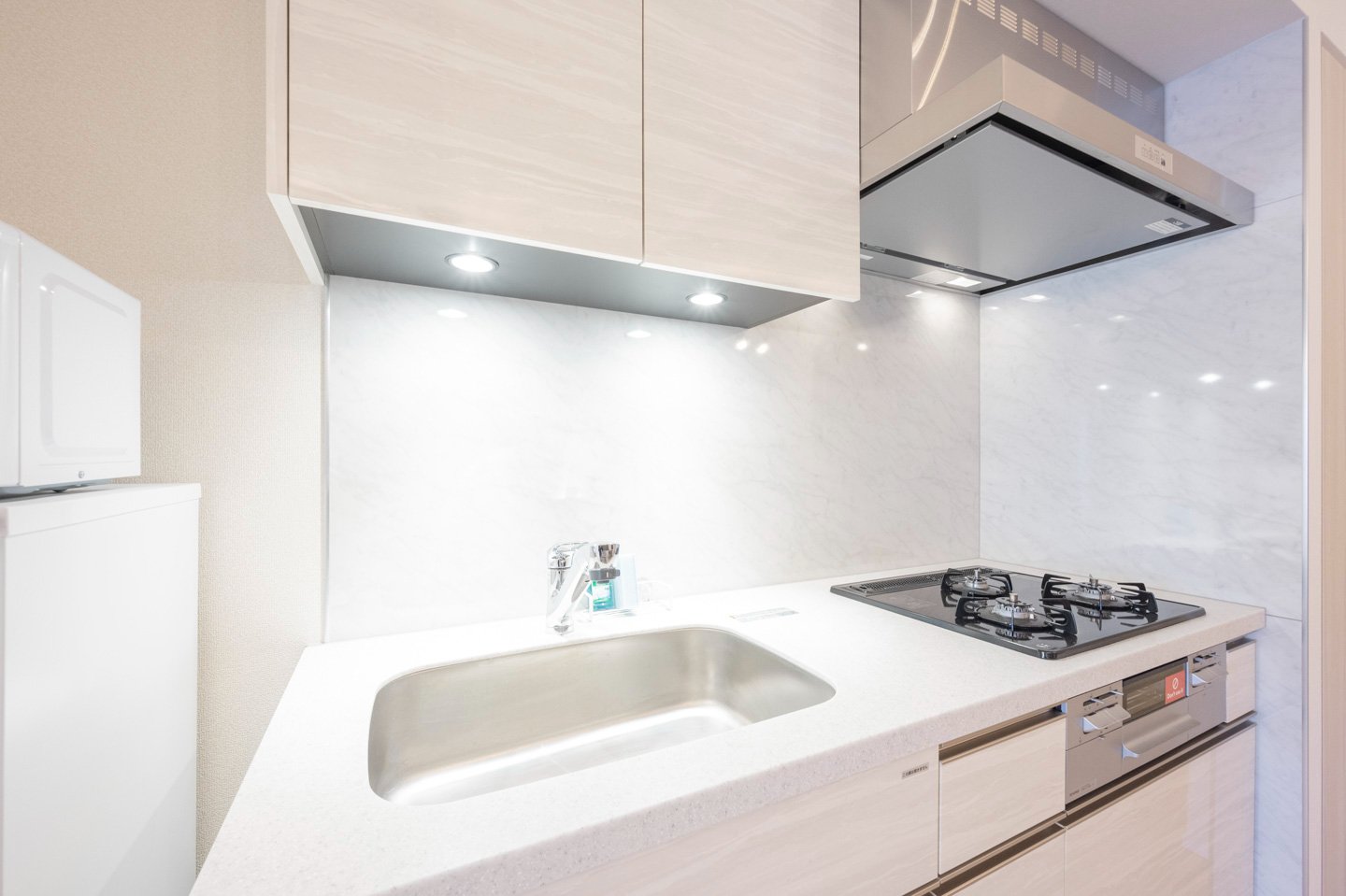 西新宿駅から徒歩7分/新宿駅や新大久保駅も近い！家具・家電完備/日当たり良い♪/318 | 新宿区の滞在・宿泊｜Sumyca