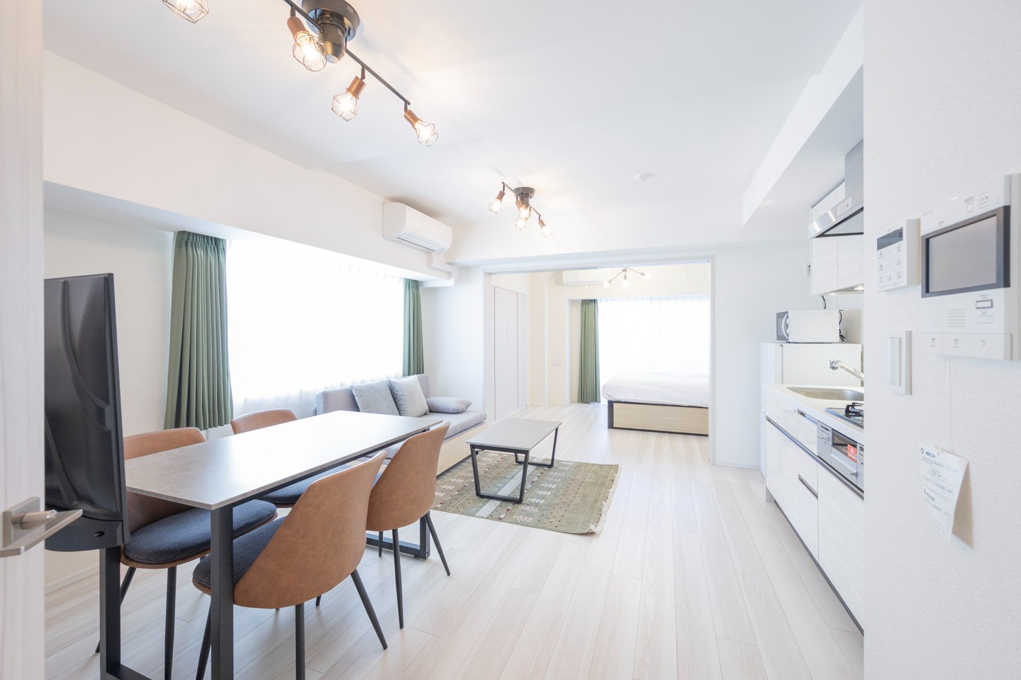 西新宿駅から徒歩7分/新宿駅や新大久保駅も近い！家具・家電完備/日当たり良い♪/318 | 新宿区の滞在・宿泊｜Sumyca