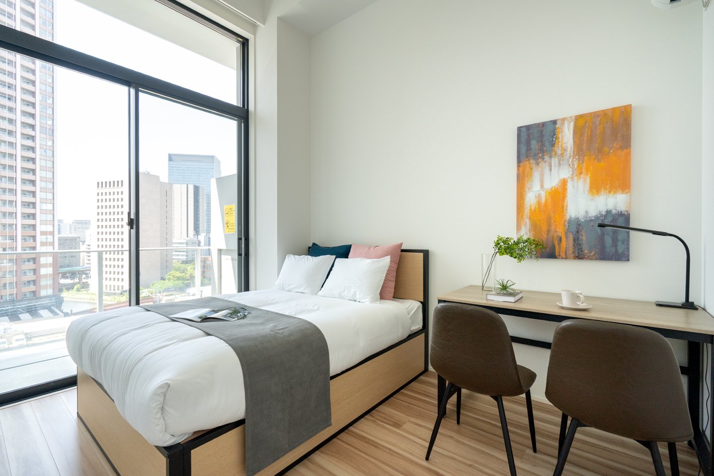 9月15日までの入居限定＞特価賃料でご入居いただけます☆スーパーまで徒歩5分/人気の港区エリア/家具・家電完備/ザ・ケンジントン・レジデンス芝浦 908 | 港区の滞在・宿泊｜Sumyca