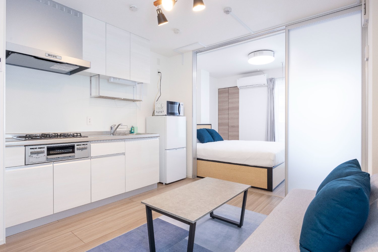 駅から徒歩2分！綺麗なデザイナーズ物件/プロジェクター付き /skye yushima 501 | 文京区の滞在・宿泊｜Sumyca