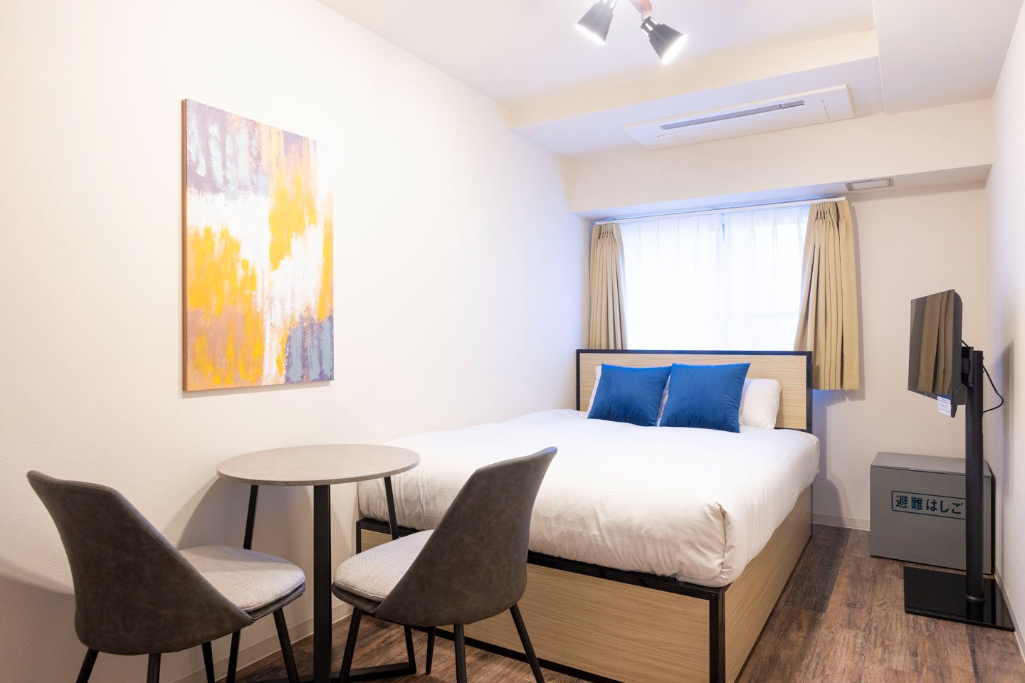 新宿三丁目駅から徒歩3分！新宿駅も徒歩圏内/Wi-Fi完備/新宿岡田ビル309 | 新宿区の滞在・宿泊｜Sumyca