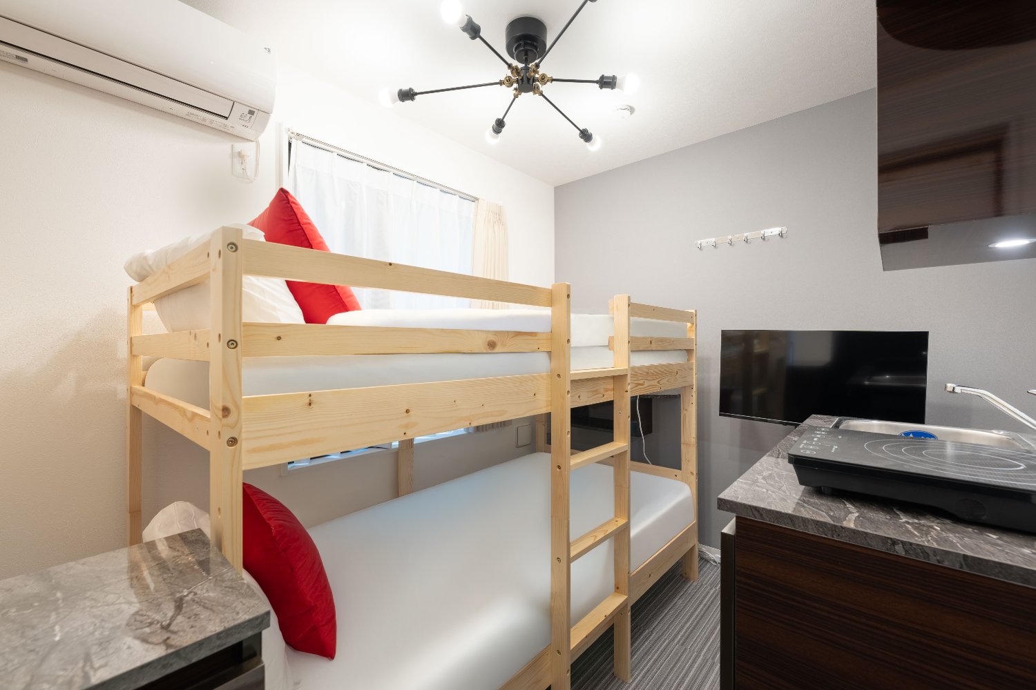 綺麗な築浅物件！／オシャレなデザイナーズ♪／Wi-Fi完備／家具家電・備品完備／LaVie四谷202 | 新宿区の滞在・宿泊｜Sumyca