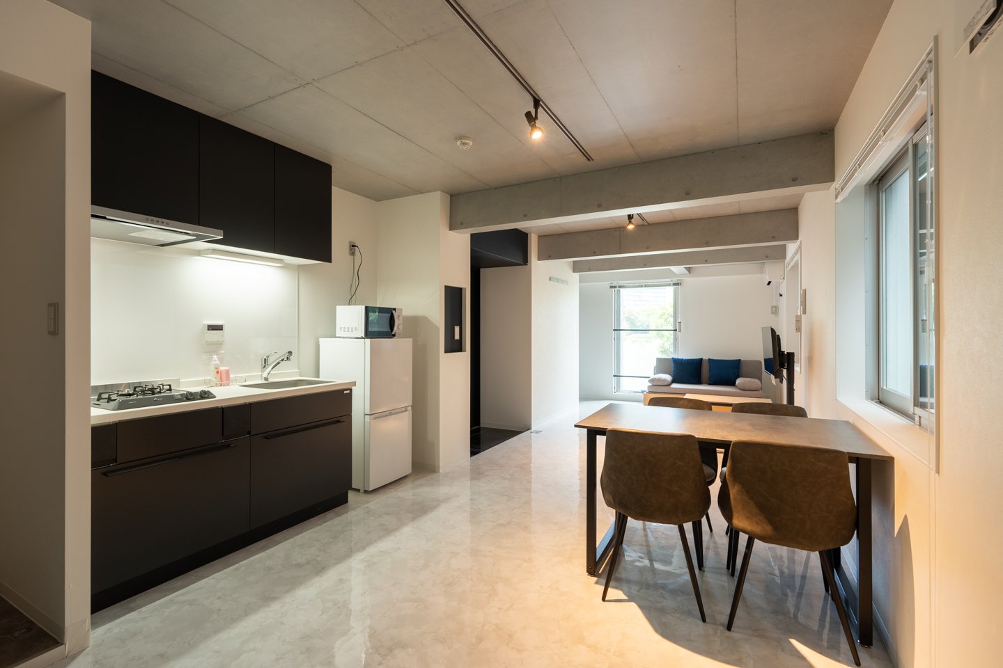 綺麗な築浅物件♪／駅から徒歩すぐ！／オシャレなデザイナーズ／家具家電・備品完備／LUXE南青山202 | 港区の滞在・宿泊｜Sumyca