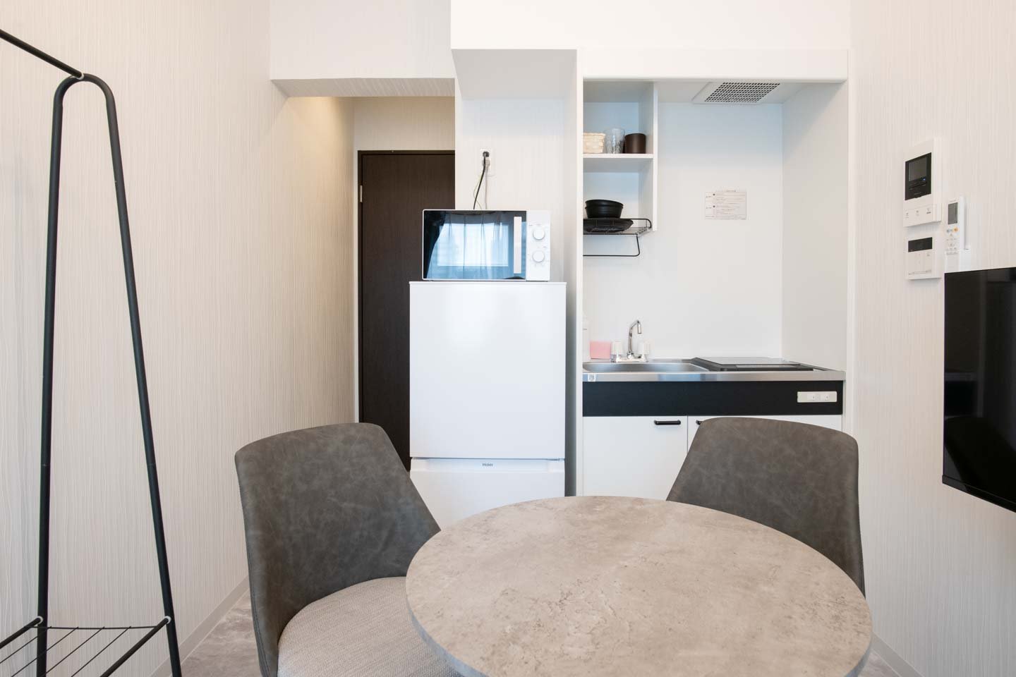 押上駅・スカイツリー近く/家具・家電完備/お洒落な配色の新築物件/墨田DIAS401 | 墨田区の滞在・宿泊｜Sumyca