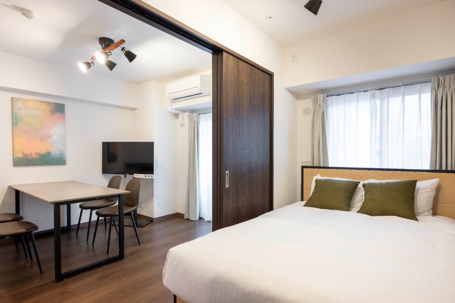 お洒落で落ち着いた内装/両国駅から徒歩3分！駅近の綺麗な物件/The Parkcross両国緑 301 | 墨田区の滞在・宿泊｜Sumyca