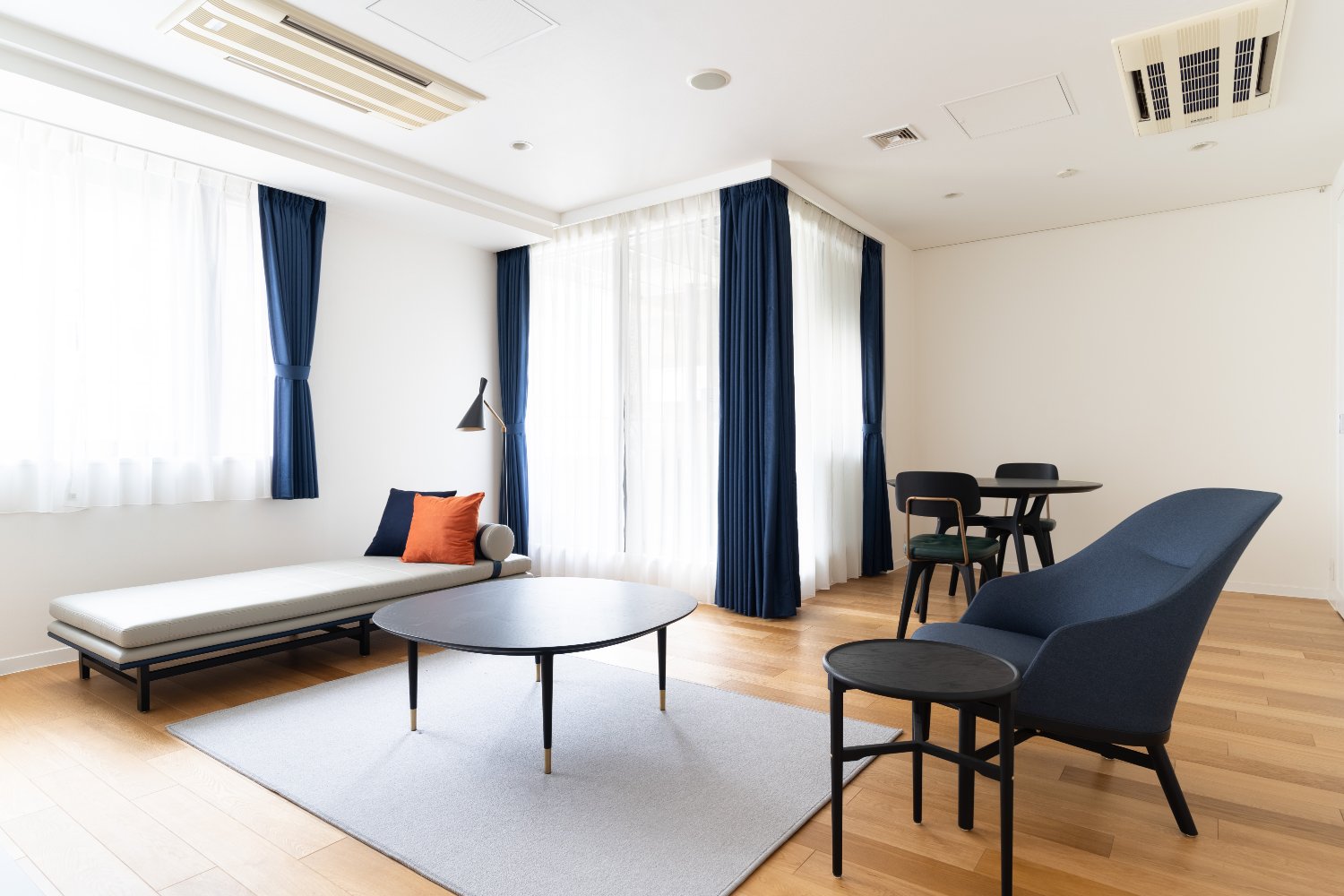 神谷町駅から徒歩1分のマンション！シンプルでモダンなお部屋♪/家具・家電完備/神谷町MTコート 503 | 港区の滞在・宿泊｜Sumyca